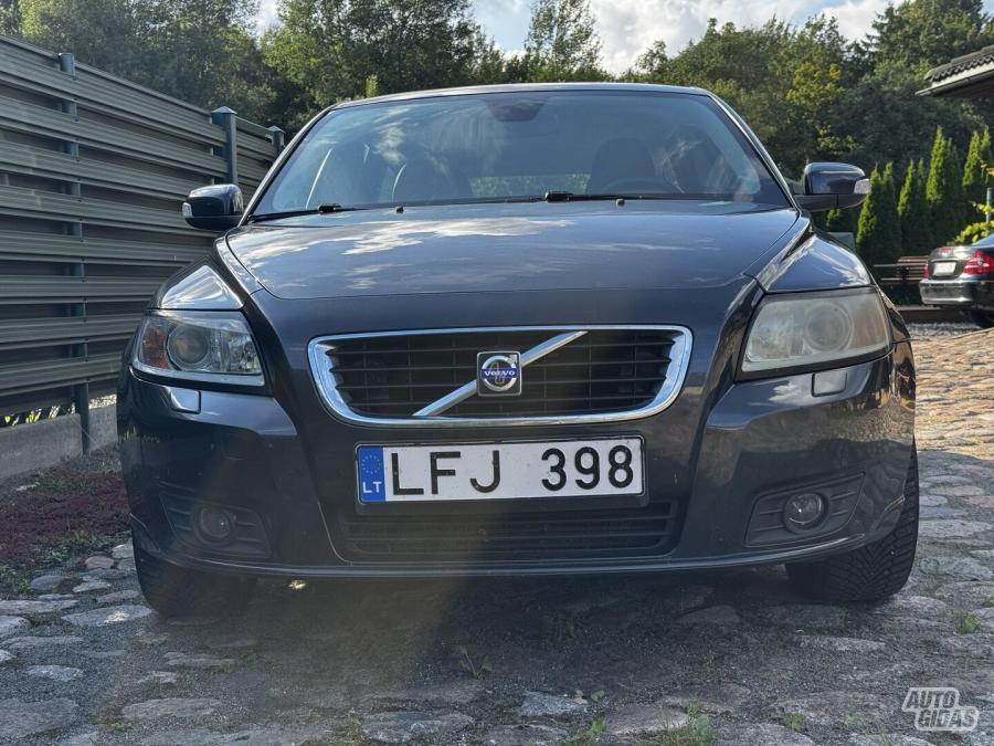 Grey Volvo V50 2010 in Panevezys, with an engine capacity of 2.00 L and mileage of 347 thousand km for 2230 €, photo 8 on AUTOMOTO.COM.LV
