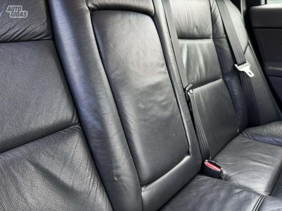Grey Volvo V50 2010 in Panevezys, with an engine capacity of 2.00 L and mileage of 347 thousand km for 2230 €, photo 22 on AUTOMOTO.COM.LV