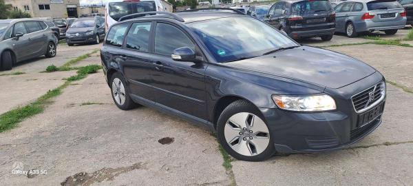 Grey Volvo V50 2010 in Utena, with an engine capacity of 1.56 L and mileage of 251 thousand km for 3150 €, photo 5 on AUTOMOTO.COM.LV