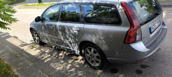 Pelēks Volvo V50 2010 Viļņa, ar dzinēja tilpumu 2.00 L un nobraukumu 391 tūkst. km par 1800 €, foto 5 vietnē AUTOMOTO.COM.LV