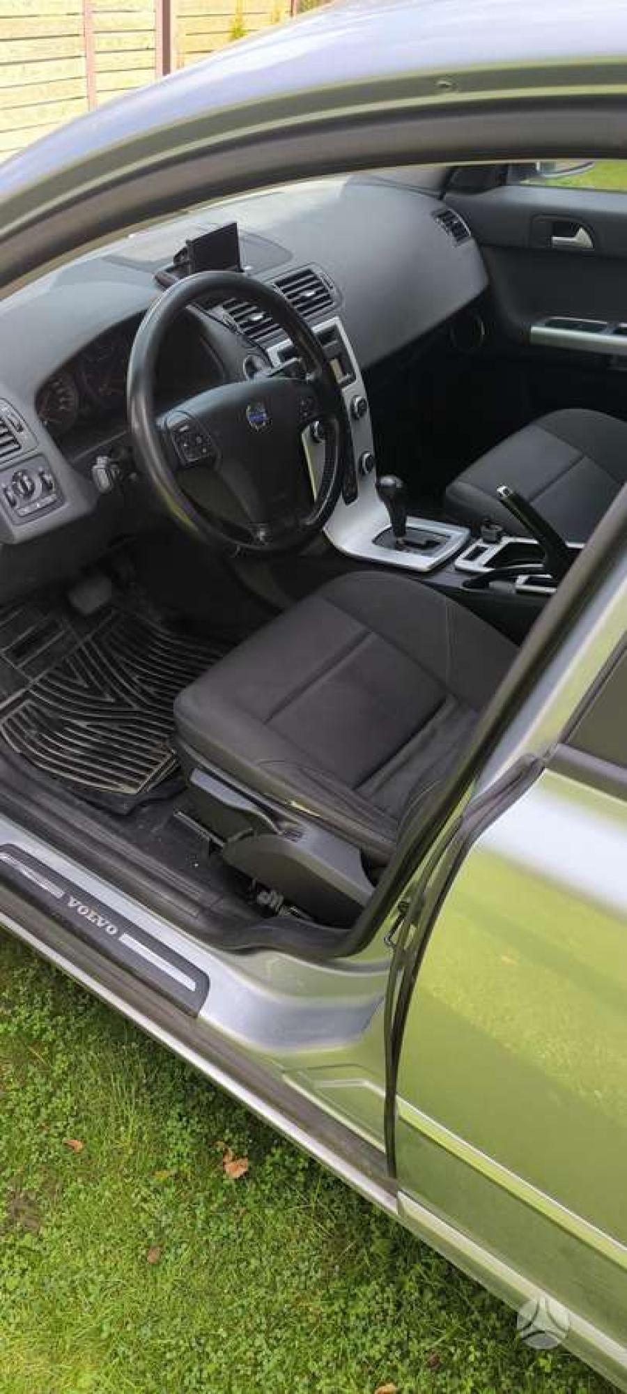 Pelēks Volvo V50 2010 Viļņa, ar dzinēja tilpumu 2.00 L un nobraukumu 391 tūkst. km par 1800 €, foto 8 vietnē AUTOMOTO.COM.LV