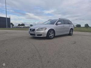 Pelēks Volvo V50 2010 Šauļi, ar dzinēja tilpumu 1.56 L un nobraukumu 299 tūkst. km par 2100 €, foto  vietnē AUTOMOTO.COM.LV