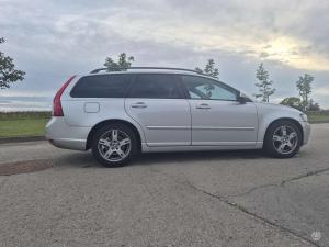 Pelēks Volvo V50 2010 Šauļi, ar dzinēja tilpumu 1.56 L un nobraukumu 299 tūkst. km par 2100 €, foto 5 vietnē AUTOMOTO.COM.LV