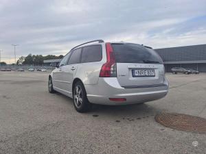 Pelēks Volvo V50 2010 Šauļi, ar dzinēja tilpumu 1.56 L un nobraukumu 299 tūkst. km par 2100 €, foto 7 vietnē AUTOMOTO.COM.LV