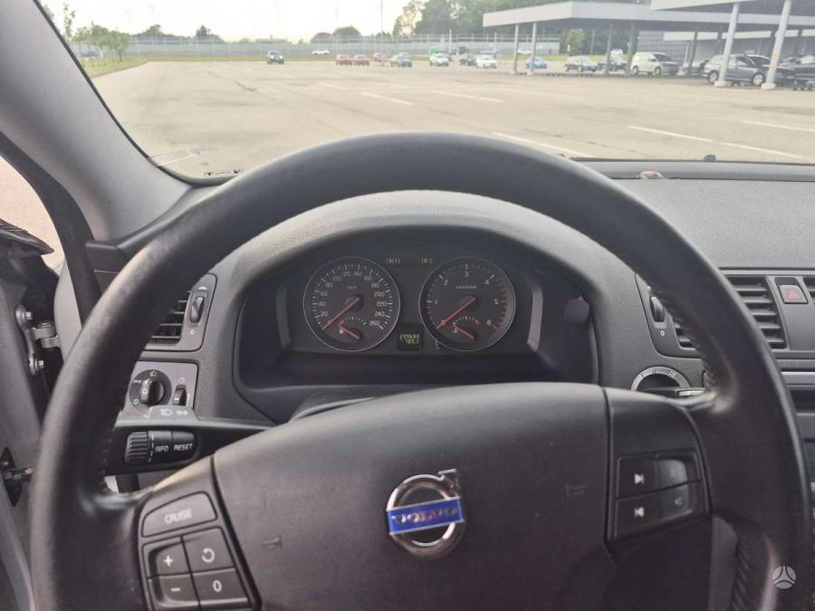 Pelēks Volvo V50 2010 Šauļi, ar dzinēja tilpumu 1.56 L un nobraukumu 299 tūkst. km par 2100 €, foto 15 vietnē AUTOMOTO.COM.LV