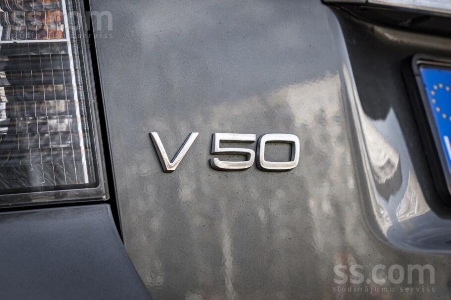 Grey Volvo V50 2010 in Riga, with an engine capacity of 1.60 L and mileage of 325 thousand km for 2500 €, photo 8 on AUTOMOTO.COM.LV