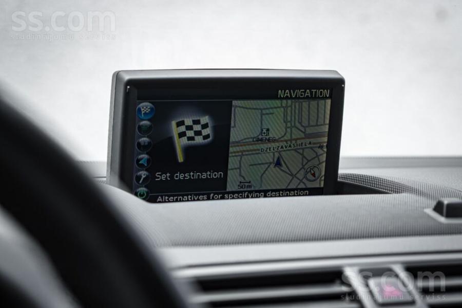 Grey Volvo V50 2010 in Riga, with an engine capacity of 1.60 L and mileage of 325 thousand km for 2500 €, photo 26 on AUTOMOTO.COM.LV