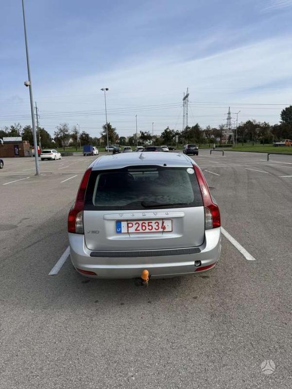 Volvo V50 2010 Šauļi vietnē Pelēks Volvo V50 2010 Šauļi, ar dzinēja tilpumu 1.56 L un nobraukumu 333 tūkst. km par 3450 €, foto 10 vietnē AUTOMOTO.COM.LV