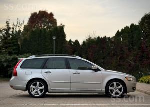 Pelēks Volvo V50 2010 Jelgava, ar dzinēja tilpumu 1.60 L un nobraukumu 0 tūkst. km par 4199 €, foto 8 vietnē AUTOMOTO.COM.LV
