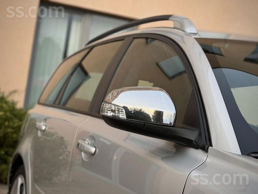 Pelēks Volvo V50 2010 Jelgava, ar dzinēja tilpumu 1.60 L un nobraukumu 0 tūkst. km par 4199 €, foto 10 vietnē AUTOMOTO.COM.LV