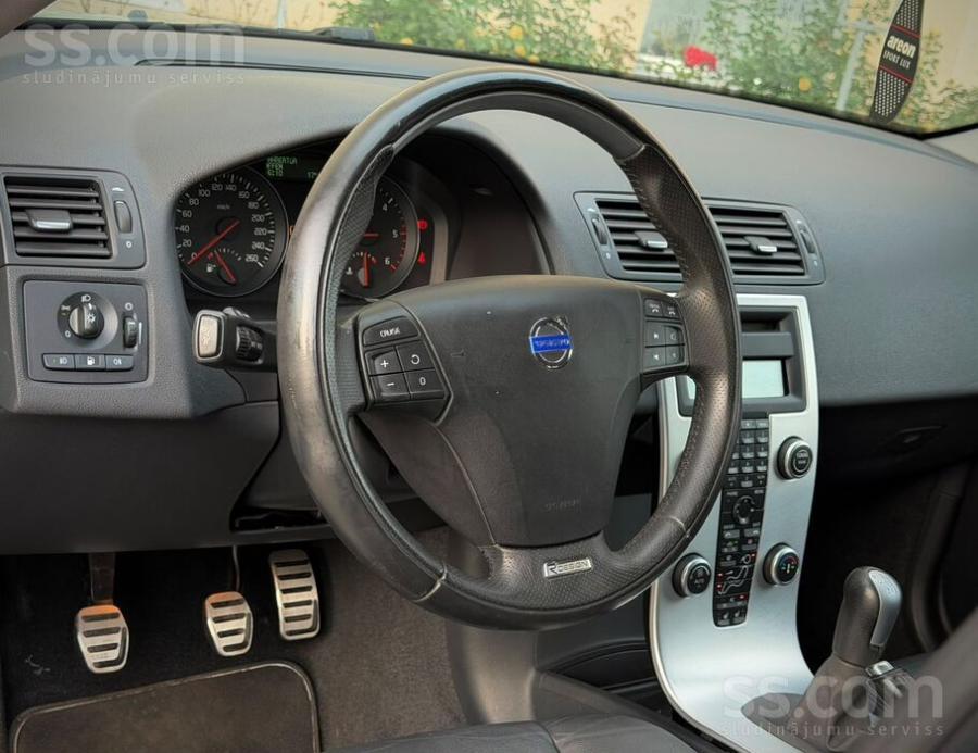 Pelēks Volvo V50 2010 Jelgava, ar dzinēja tilpumu 1.60 L un nobraukumu 0 tūkst. km par 4199 €, foto 15 vietnē AUTOMOTO.COM.LV