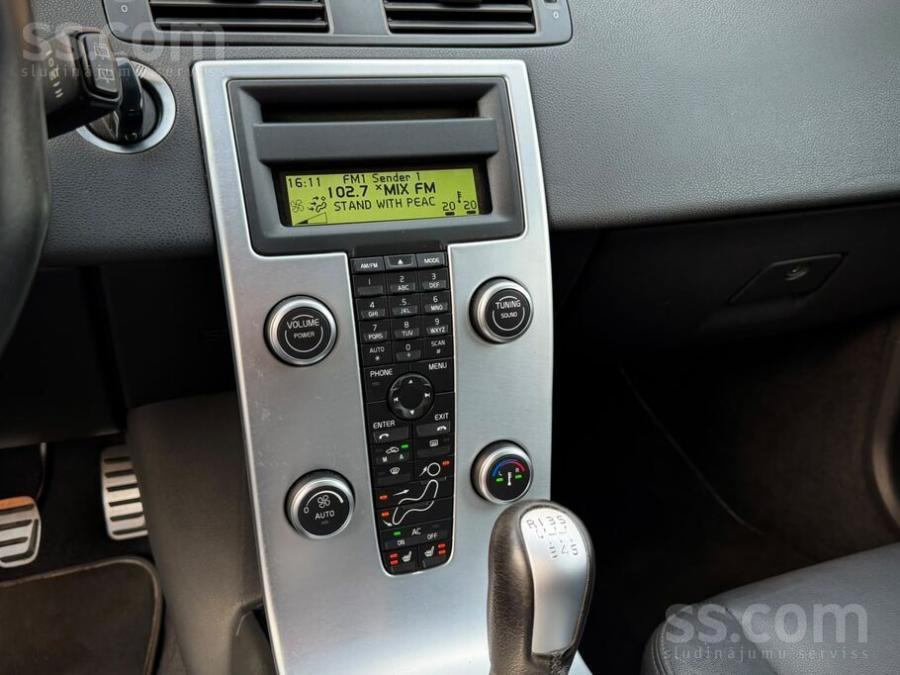 Pelēks Volvo V50 2010 Jelgava, ar dzinēja tilpumu 1.60 L un nobraukumu 0 tūkst. km par 4199 €, foto 16 vietnē AUTOMOTO.COM.LV