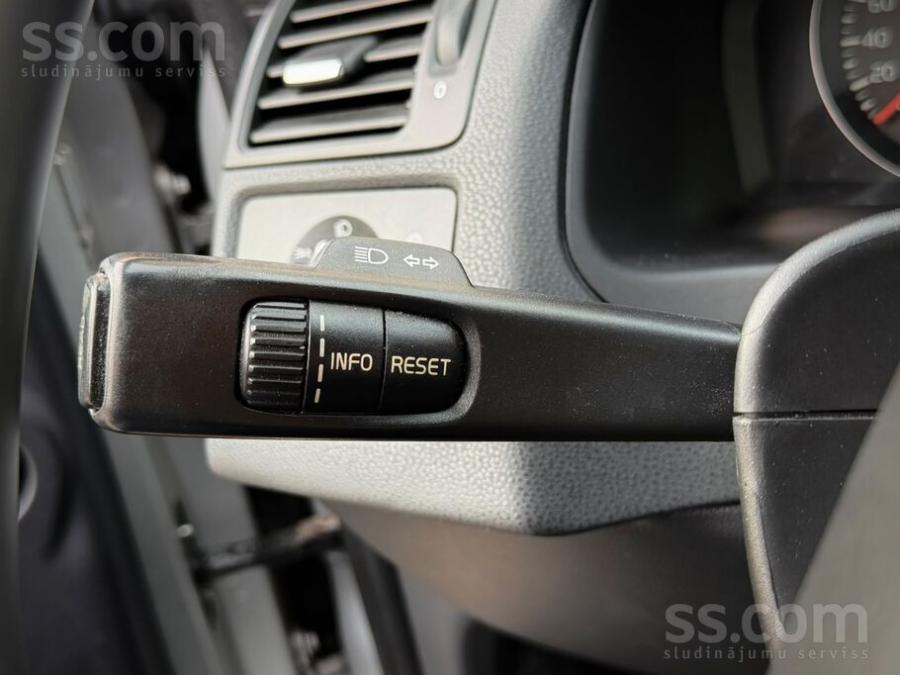 Pelēks Volvo V50 2010 Jelgava, ar dzinēja tilpumu 1.60 L un nobraukumu 0 tūkst. km par 4199 €, foto 24 vietnē AUTOMOTO.COM.LV