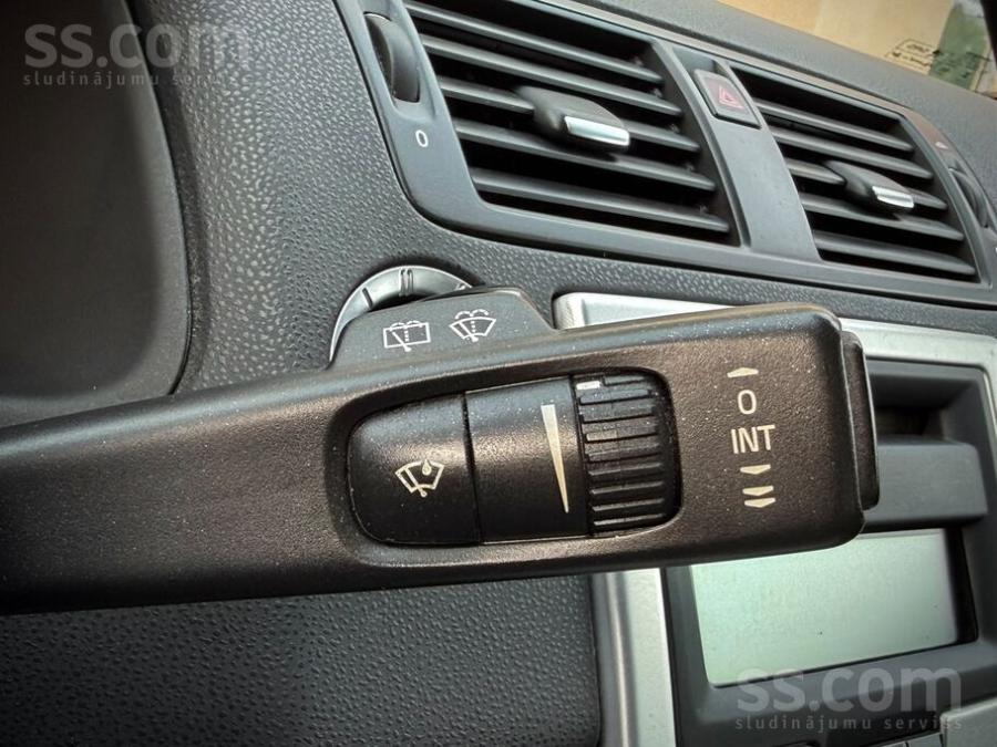 Pelēks Volvo V50 2010 Jelgava, ar dzinēja tilpumu 1.60 L un nobraukumu 0 tūkst. km par 4199 €, foto 25 vietnē AUTOMOTO.COM.LV