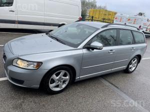 Grey Volvo V50 2011 in Riga, with an engine capacity of 1.60 L and mileage of 234 thousand km for 1600 €, photo 1 on AUTOMOTO.COM.LV