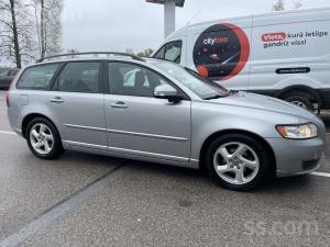 Grey Volvo V50 2011 in Riga, with an engine capacity of 1.60 L and mileage of 234 thousand km for 1600 €, photo 2 on AUTOMOTO.COM.LV