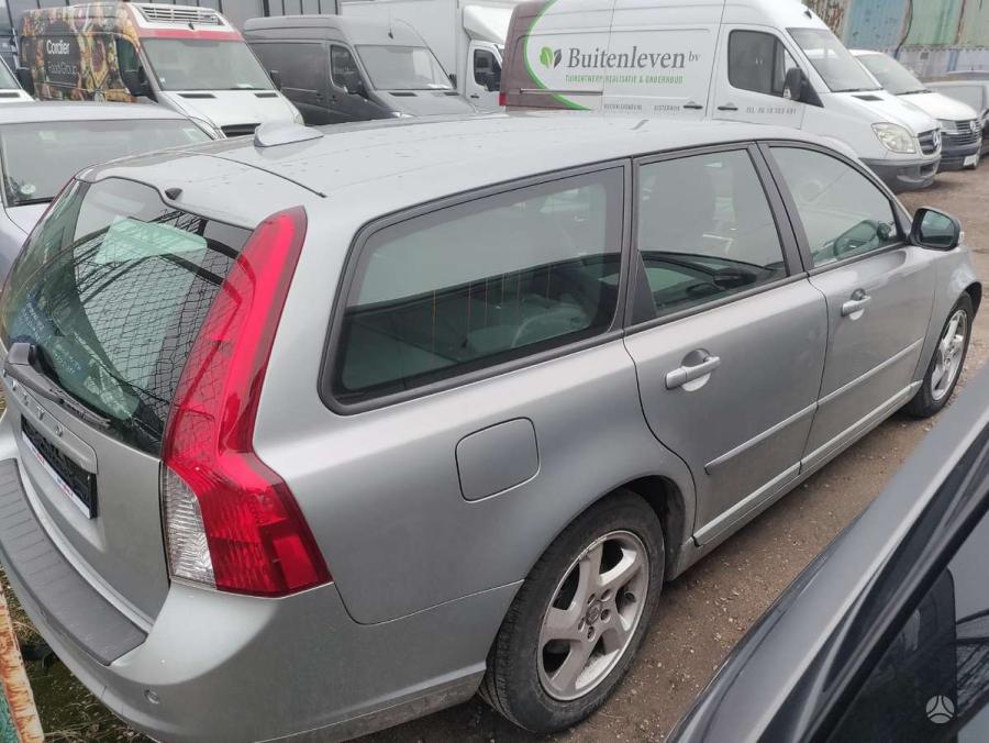 Grey Volvo V50 2011 in Kaunas, with an engine capacity of 1.60 L and mileage of 263 thousand km for 3750 €, photo 5 on AUTOMOTO.COM.LV