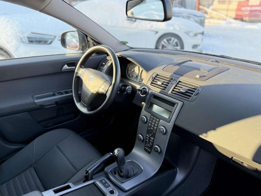 Pelēks Volvo V50 2011 Ukmergė, ar dzinēja tilpumu 1.56 L un nobraukumu 250 tūkst. km par 2950 €, foto 9 vietnē AUTOMOTO.COM.LV