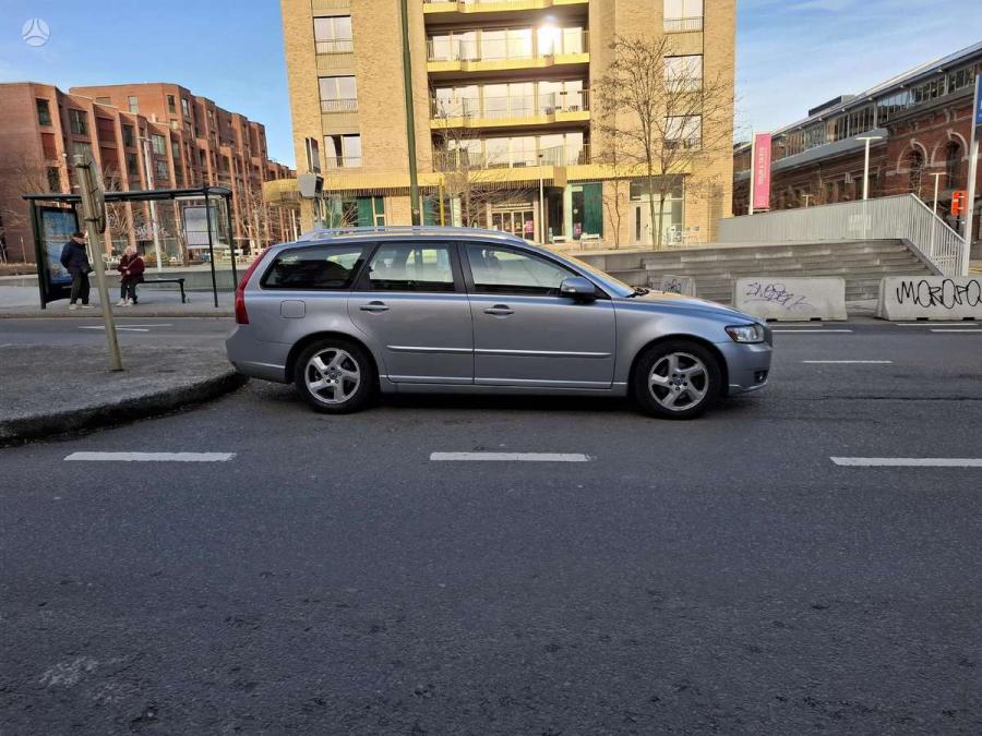 Grey Volvo V50 2011 in Vilnius, with an engine capacity of 1.56 L and mileage of 180 thousand km for 3700 €, photo 3 on AUTOMOTO.COM.LV
