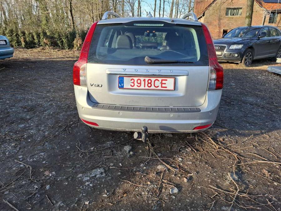 Grey Volvo V50 2011 in Vilnius, with an engine capacity of 1.56 L and mileage of 180 thousand km for 3700 €, photo 5 on AUTOMOTO.COM.LV
