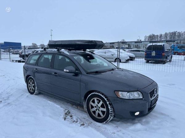 Grey Volvo V50 2011 in Marijampole, with an engine capacity of 1.56 L and mileage of 175 thousand km for 3150 €, photo 3 on AUTOMOTO.COM.LV