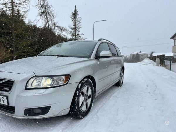 Grey Volvo V50 2011 in Kaunas, with an engine capacity of 1.56 L and mileage of 230 thousand km for 2950 €, photo 2 on AUTOMOTO.COM.LV