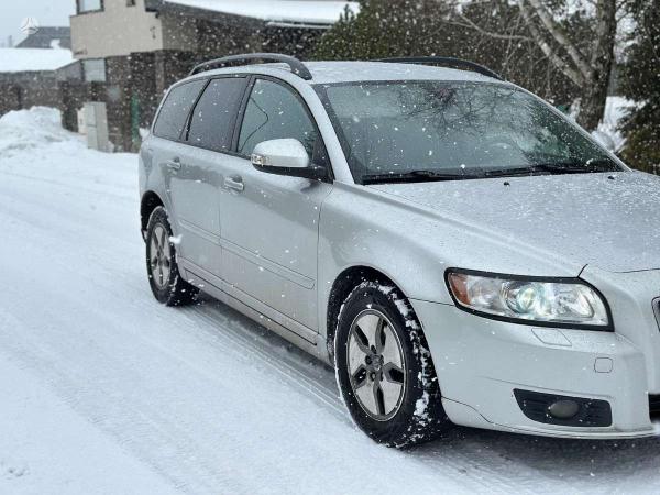 Grey Volvo V50 2011 in Kaunas, with an engine capacity of 1.56 L and mileage of 230 thousand km for 2950 €, photo 5 on AUTOMOTO.COM.LV