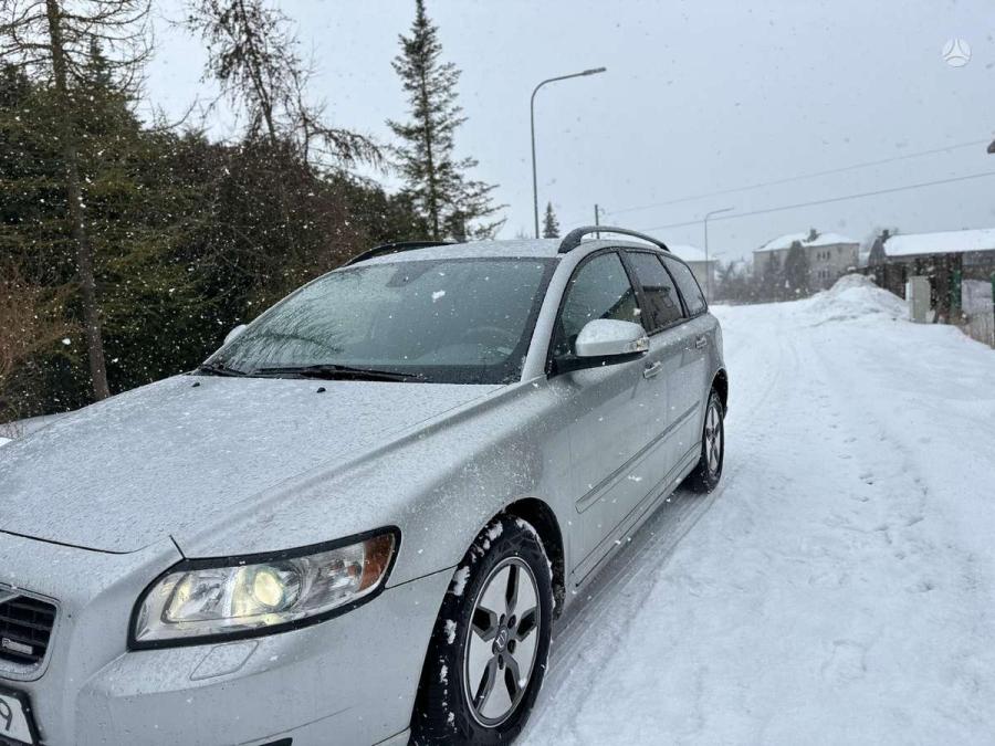 Grey Volvo V50 2011 in Kaunas, with an engine capacity of 1.56 L and mileage of 230 thousand km for 2950 €, photo 10 on AUTOMOTO.COM.LV