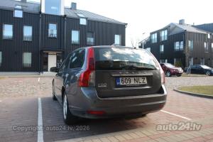 Pelēks Volvo V50 2011 Tallina, ar dzinēja tilpumu 1.60 L un nobraukumu 184 tūkst. km par 4999 €, foto 3 vietnē AUTOMOTO.COM.LV