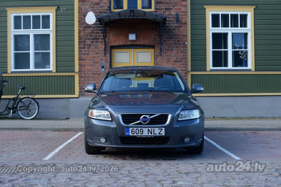 Pelēks Volvo V50 2011 Tallina, ar dzinēja tilpumu 1.60 L un nobraukumu 184 tūkst. km par 4999 €, foto 9 vietnē AUTOMOTO.COM.LV
