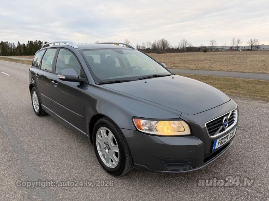 Pelēks Volvo V50 2011 Tallina, ar dzinēja tilpumu 1.60 L un nobraukumu 208 tūkst. km par 4990 €, foto 3 vietnē AUTOMOTO.COM.LV
