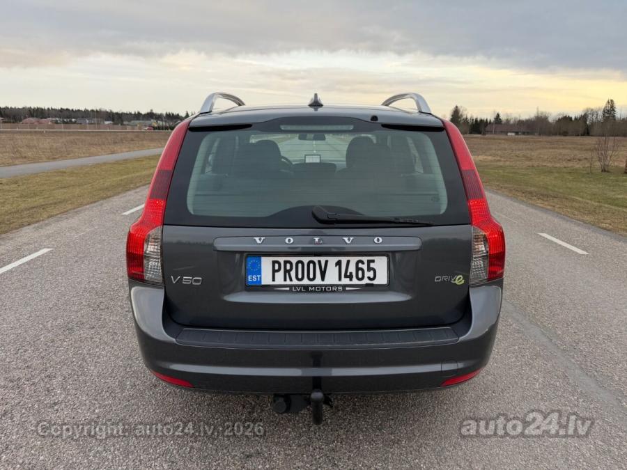 Pelēks Volvo V50 2011 Tallina, ar dzinēja tilpumu 1.60 L un nobraukumu 208 tūkst. km par 4990 €, foto 11 vietnē AUTOMOTO.COM.LV