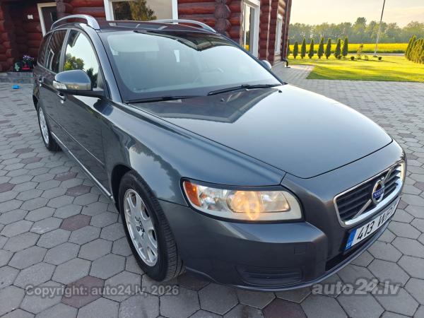 Pelēks Volvo V50 2011 Paide, ar dzinēja tilpumu 1.60 L un nobraukumu 209 tūkst. km par 4990 €, foto 6 vietnē AUTOMOTO.COM.LV