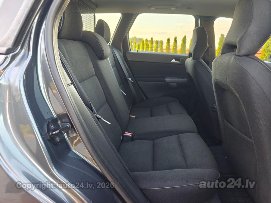 Pelēks Volvo V50 2011 Paide, ar dzinēja tilpumu 1.60 L un nobraukumu 209 tūkst. km par 4990 €, foto 16 vietnē AUTOMOTO.COM.LV