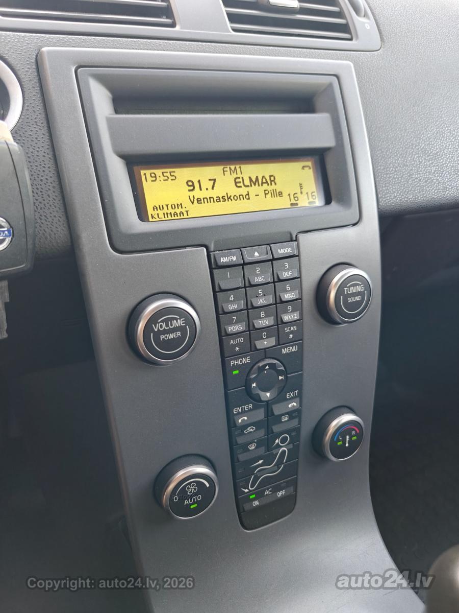 Pelēks Volvo V50 2011 Paide, ar dzinēja tilpumu 1.60 L un nobraukumu 209 tūkst. km par 4990 €, foto 20 vietnē AUTOMOTO.COM.LV