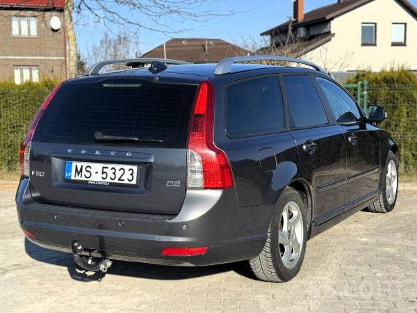 Grey Volvo V50 2011 in Riga, with an engine capacity of 1.60 L and mileage of 272 thousand km for 3800 €, photo 5 on AUTOMOTO.COM.LV