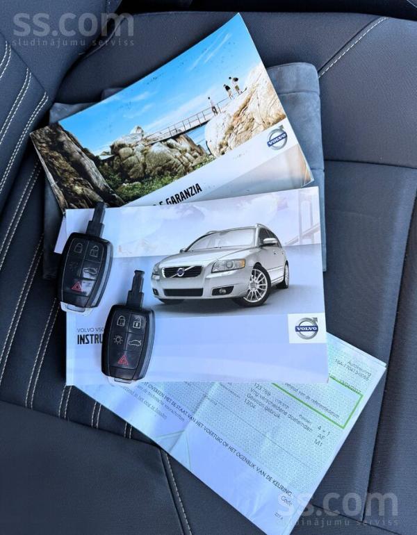 Grey Volvo V50 2011 in Riga, with an engine capacity of 1.60 L and mileage of 272 thousand km for 3800 €, photo 6 on AUTOMOTO.COM.LV
