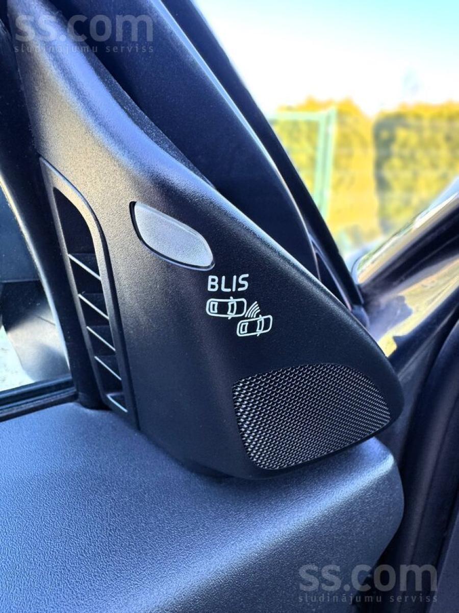 Pelēks Volvo V50 2011 Rīga, ar dzinēja tilpumu 1.60 L un nobraukumu 272 tūkst. km par 3800 €, foto 14 vietnē AUTOMOTO.COM.LV