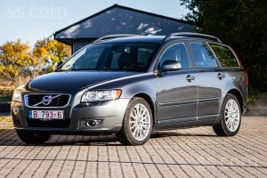 Pelēks Volvo V50 2011 Tukums, ar dzinēja tilpumu 2.00 L un nobraukumu 0 tūkst. km par 4990 €, foto  vietnē AUTOMOTO.COM.LV