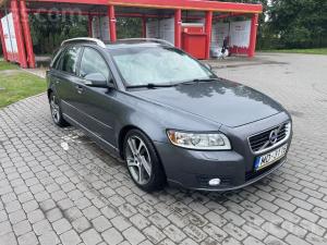 Grey Volvo V50 2011 in Riga, with an engine capacity of 1.60 L and mileage of 309 thousand km for 4200 €, photo 4 on AUTOMOTO.COM.LV