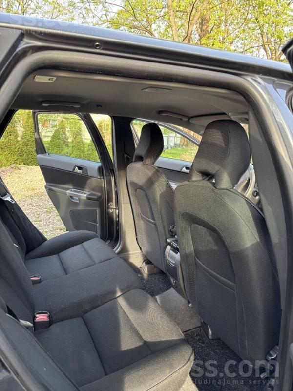 Grey Volvo V50 2011 in Riga, with an engine capacity of 1.60 L and mileage of 174 thousand km for 3900 €, photo 8 on AUTOMOTO.COM.LV