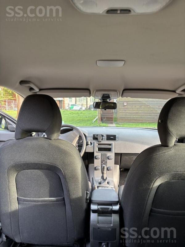 Grey Volvo V50 2011 in Riga, with an engine capacity of 1.60 L and mileage of 174 thousand km for 3900 €, photo 10 on AUTOMOTO.COM.LV