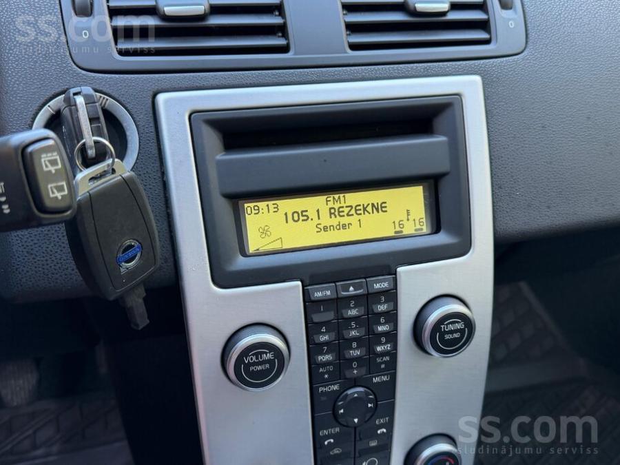 Серый Вольво В50 2011 в Лудза, объемом двигателя 1.60 л и пробегом 167 тыс. км за 3850 €, фото 16 на AUTOMOTO.COM.LV