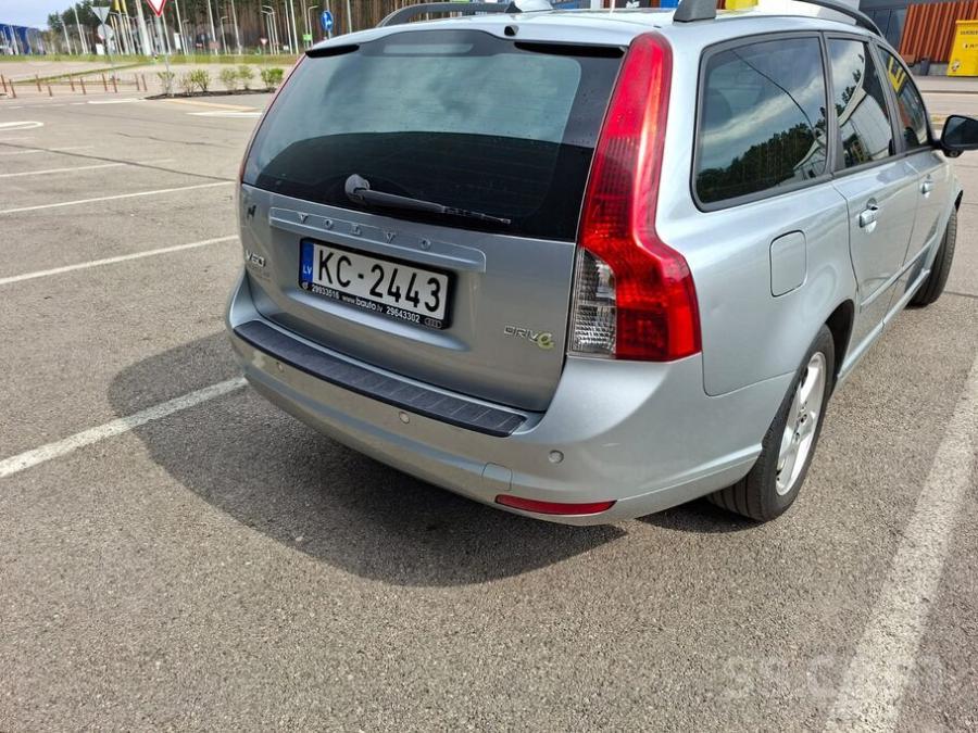 Grey Volvo V50 2011 in Riga, with an engine capacity of 1.60 L and mileage of 246 thousand km for 3500 €, photo 7 on AUTOMOTO.COM.LV