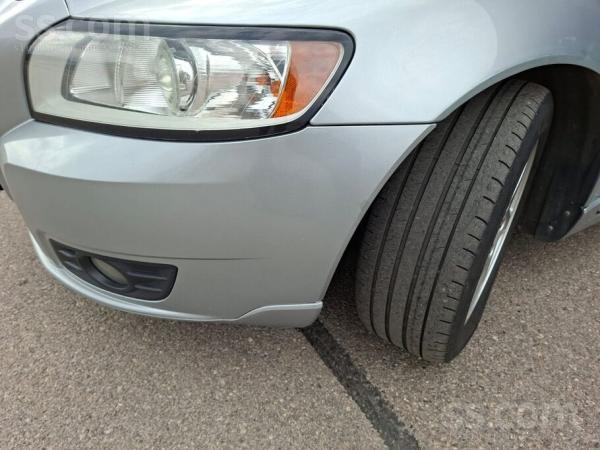 Pelēks Volvo V50 2011 Rīga, ar dzinēja tilpumu 1.60 L un nobraukumu 246 tūkst. km par 3500 €, foto 7 vietnē AUTOMOTO.COM.LV