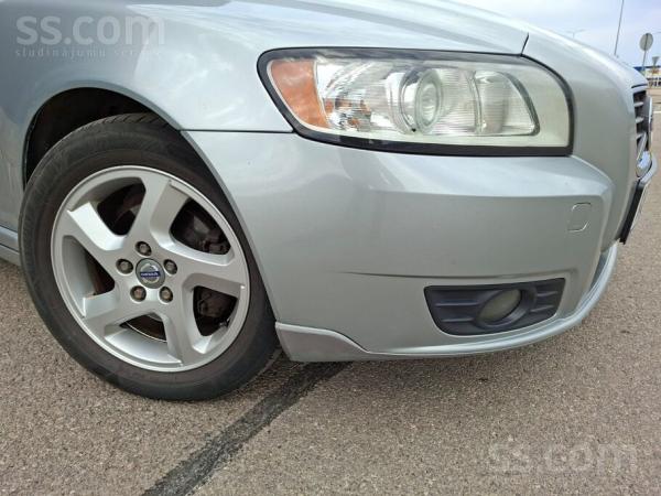 Pelēks Volvo V50 2011 Rīga, ar dzinēja tilpumu 1.60 L un nobraukumu 246 tūkst. km par 3500 €, foto 8 vietnē AUTOMOTO.COM.LV