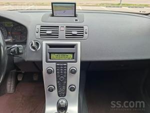 Grey Volvo V50 2011 in Riga, with an engine capacity of 1.60 L and mileage of 246 thousand km for 3500 €, photo 18 on AUTOMOTO.COM.LV