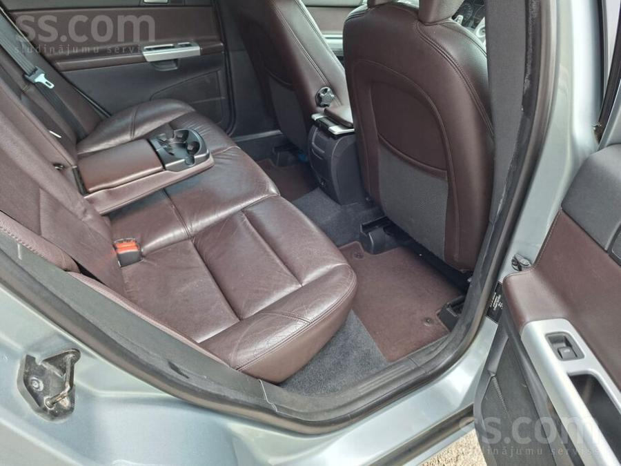 Grey Volvo V50 2011 in Riga, with an engine capacity of 1.60 L and mileage of 246 thousand km for 3500 €, photo 21 on AUTOMOTO.COM.LV