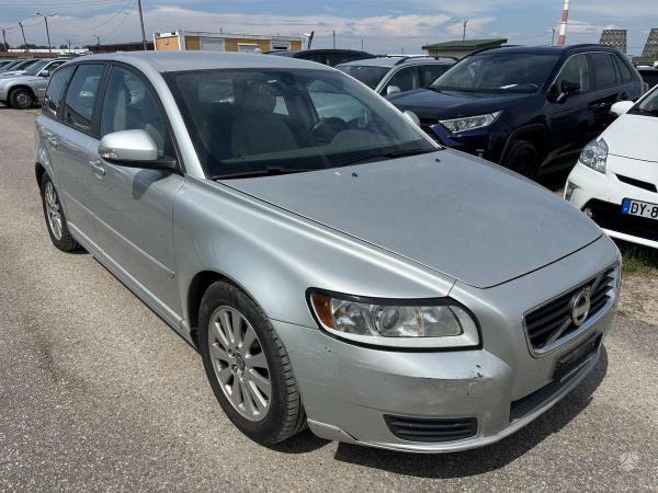 Grey Volvo V50 2011 in Vilnius, with an engine capacity of 1.56 L and mileage of 190 thousand km for 3100 €, photo 1 on AUTOMOTO.COM.LV