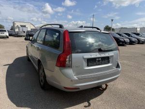 Pelēks Volvo V50 2011 Marijampole, ar dzinēja tilpumu 1.56 L un nobraukumu 187 tūkst. km par 2450 €, foto 6 vietnē AUTOMOTO.COM.LV